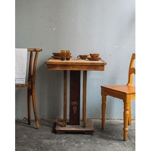 Table à manger carrée en bois n°525